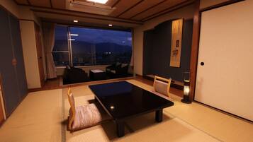 Quarto tradicional (Japanese Style) | Cofres nos quartos, Wi-Fi de cortesia
