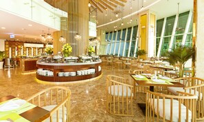 Pequenos-almoços, almoços, jantares servidos, cozinha vietnamita 