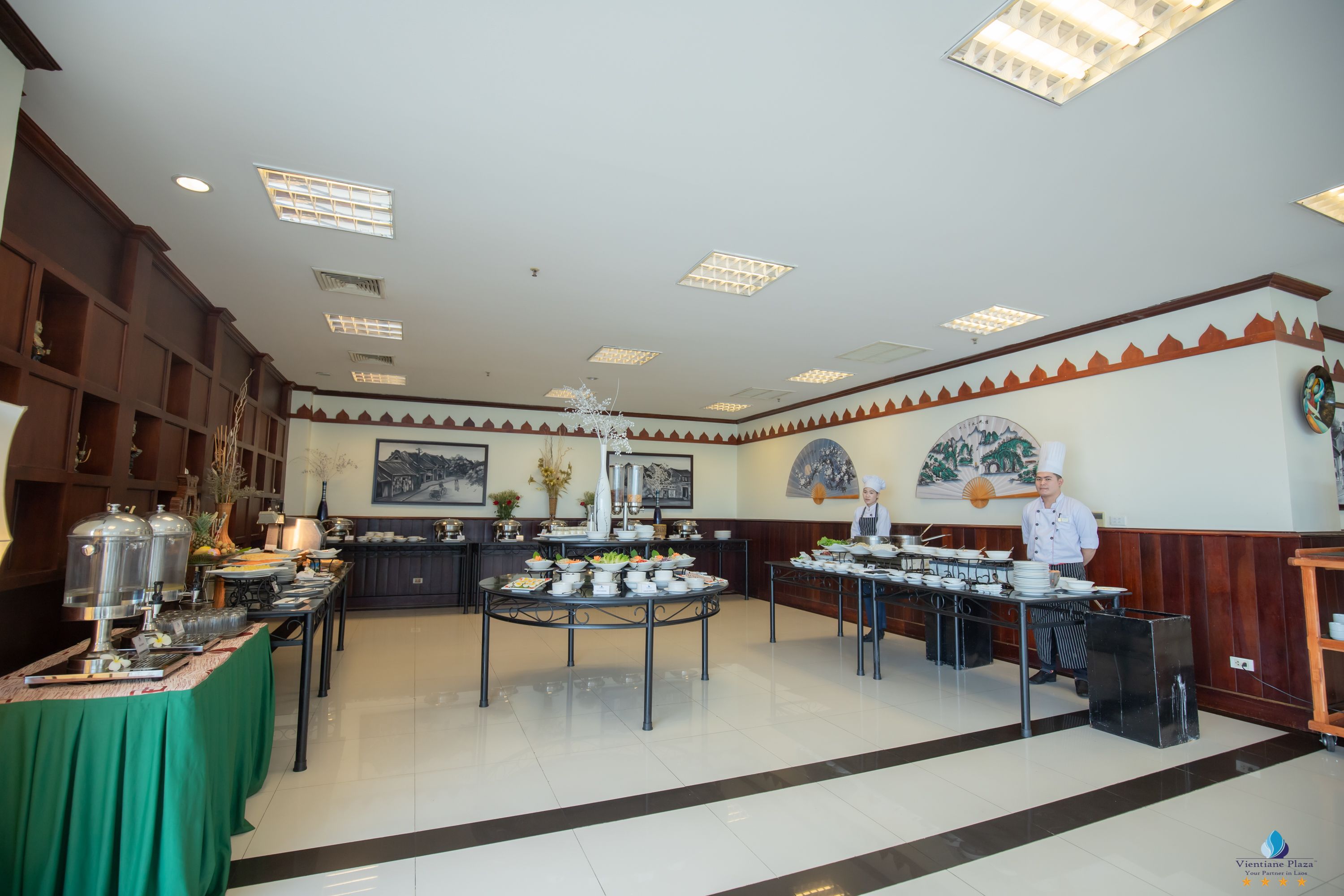 Café da manhã com buffet grátis todos os dias