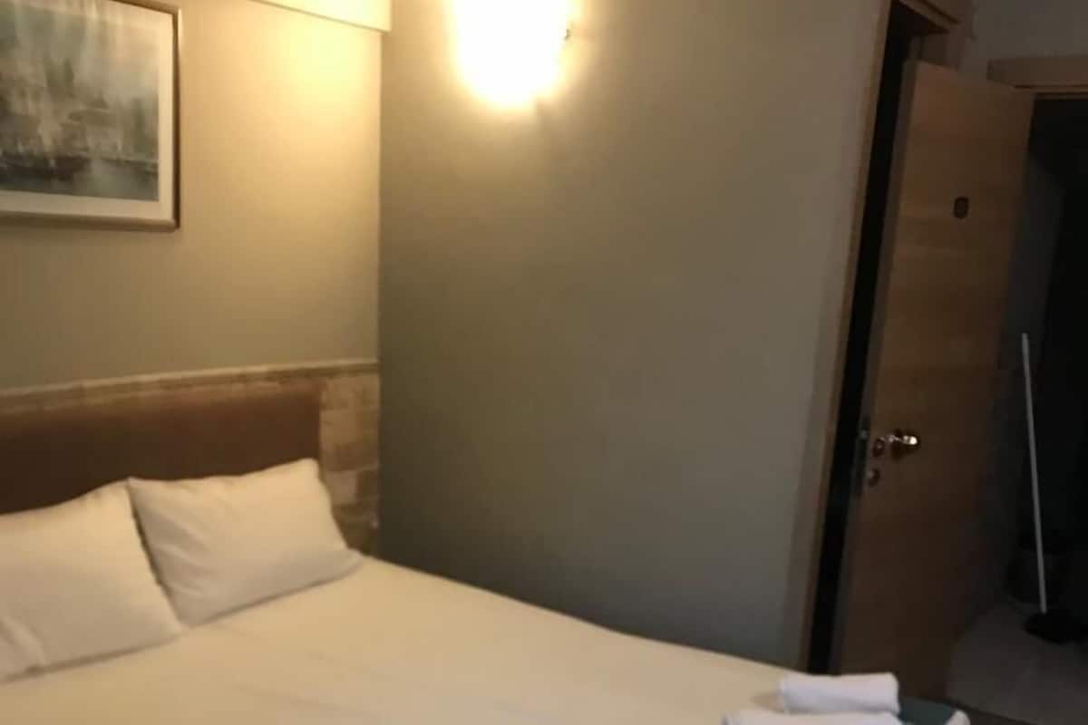 Minibar, secretária, quartos insonorizados, Wi-fi grátis 