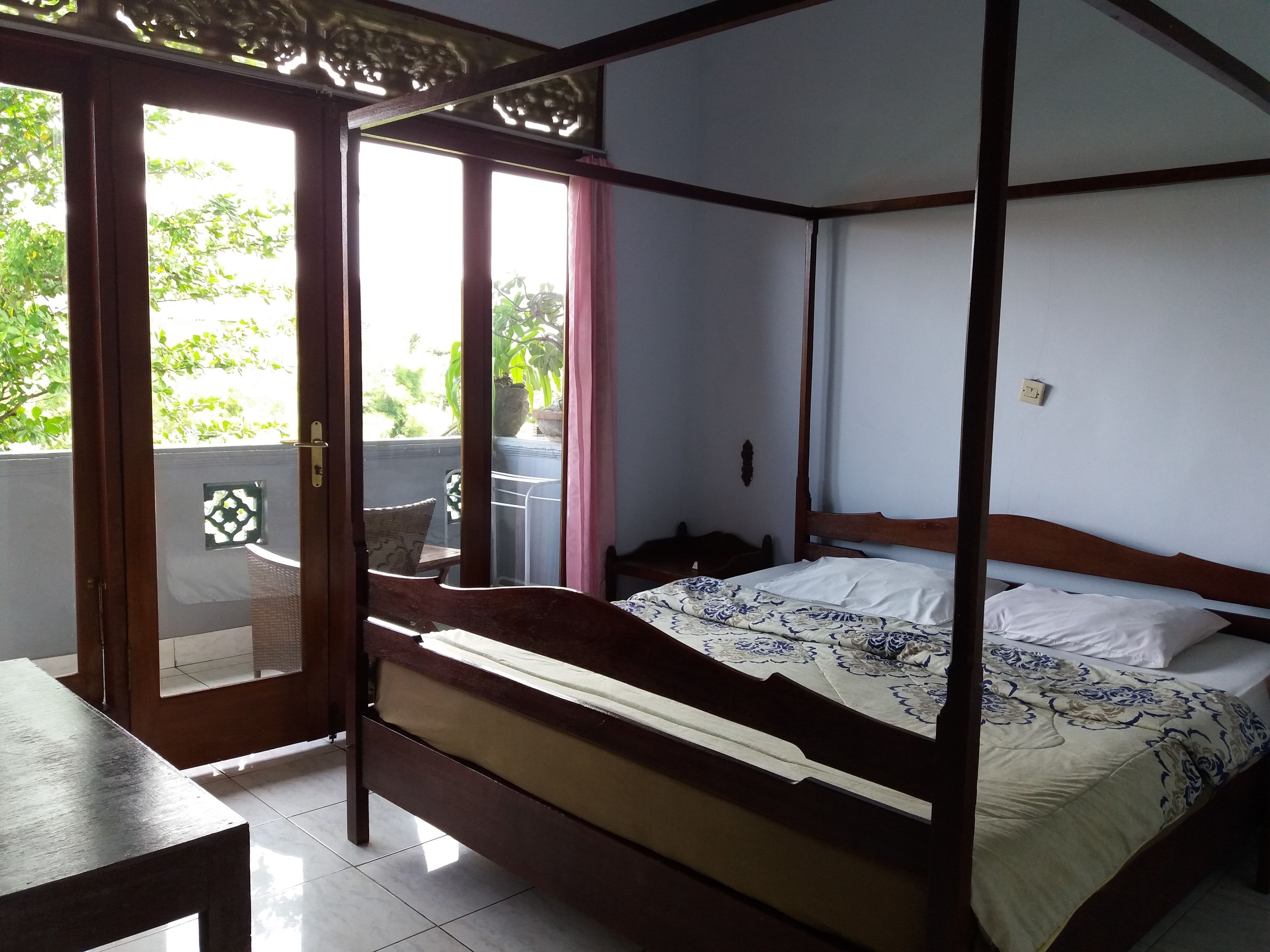 Quarto Superior | Secretária, Wi-fi grátis, roupa de cama fornecida 