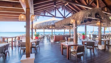 5 restaurantes: opção de café da manhã, almoço e jantar