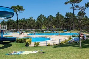 Piscina exterior sazonal 