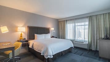 Cortinas blackout, ferros/tábuas de passar roupa, berços grátis