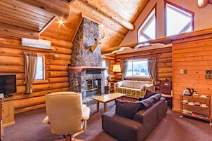 Villa Deluxe, não fumadores | Secretária, Wi-fi grátis, roupa de cama fornecida 