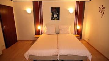 Minibar, Wi-fi grátis, roupa de cama fornecida