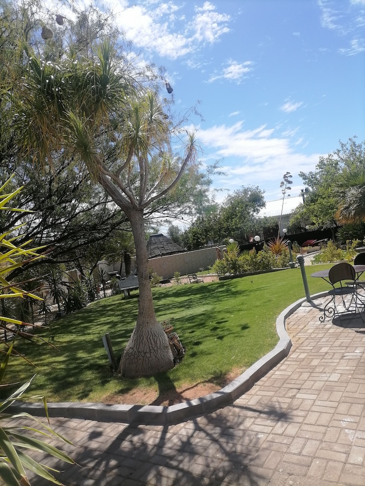 Daisy Country Lodge - Springbok