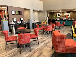 Café da manhã com buffet grátis todos os dias