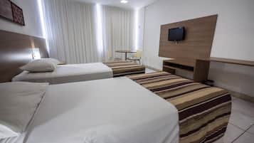 Minibar, secretária, cortinas/cortinados opacos, Wi-fi grátis