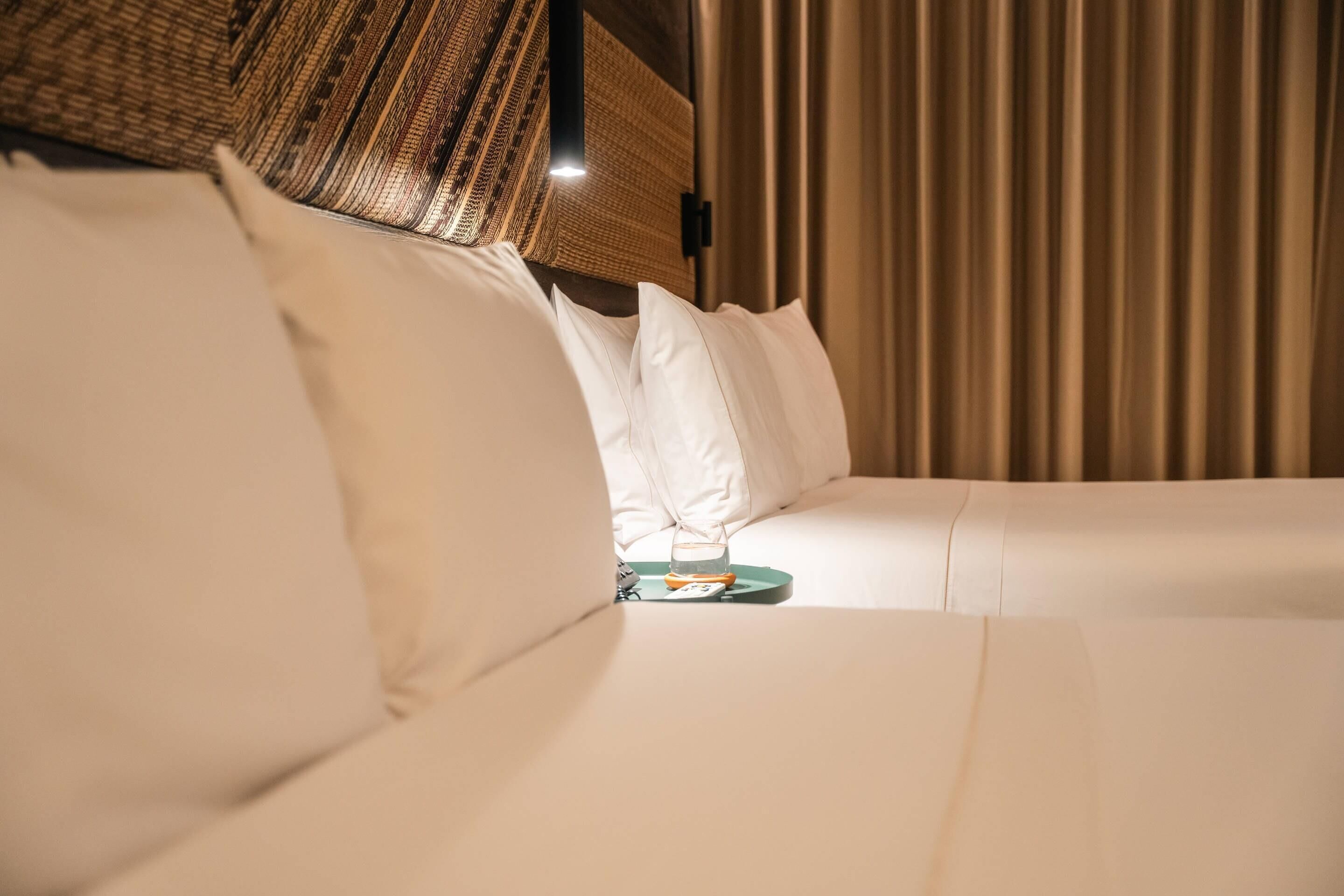 Quarto, 2 camas de casal | Roupas de cama premium, cofres nos quartos, individualmente decorados