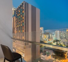 Suíte premier, 1 cama King, vista parcial para o mar (Poseidon) | Frigobar, cofres nos quartos, individualmente decorados, escrivaninha
