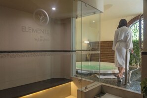 Salas para tratamentos a dois, banheira de hidromassagem, sauna a vapor