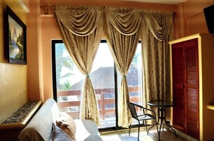 Quarto Duplo, cozinha, vista para o oceano | Ferro/tábua de engomar, roupa de cama fornecida 