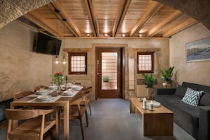 Casa luxo, 2 quartos (Akali) | Área de estar | TV de tela plana