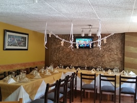 Café da manhã, almoço e jantar