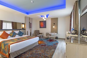 Minibar grátis, cofre no quarto, secretária, Wi-fi grátis 