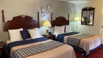 Quarto, 2 camas queen-size | Secretária, ferro/tábua de engomar, Wi-fi grátis