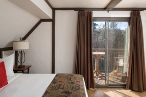 Cabana, 2 quartos, cozinha, vista para o rio | Roupas de cama premium, escrivaninha, Wi-Fi de cortesia, roupa de cama
