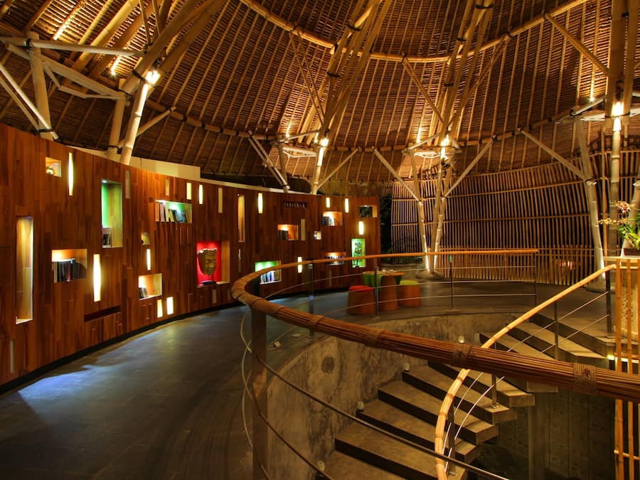 Pequenos-almoços, almoços, jantares servidos, cozinha internacional