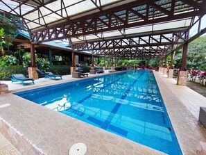 Piscina interior, da(s) 7:00 à(s) 9:00, espreguiçadeiras 