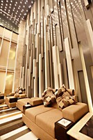 Área de estar no saguão