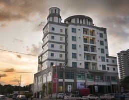 Fachada do alojamento (tarde/noite)