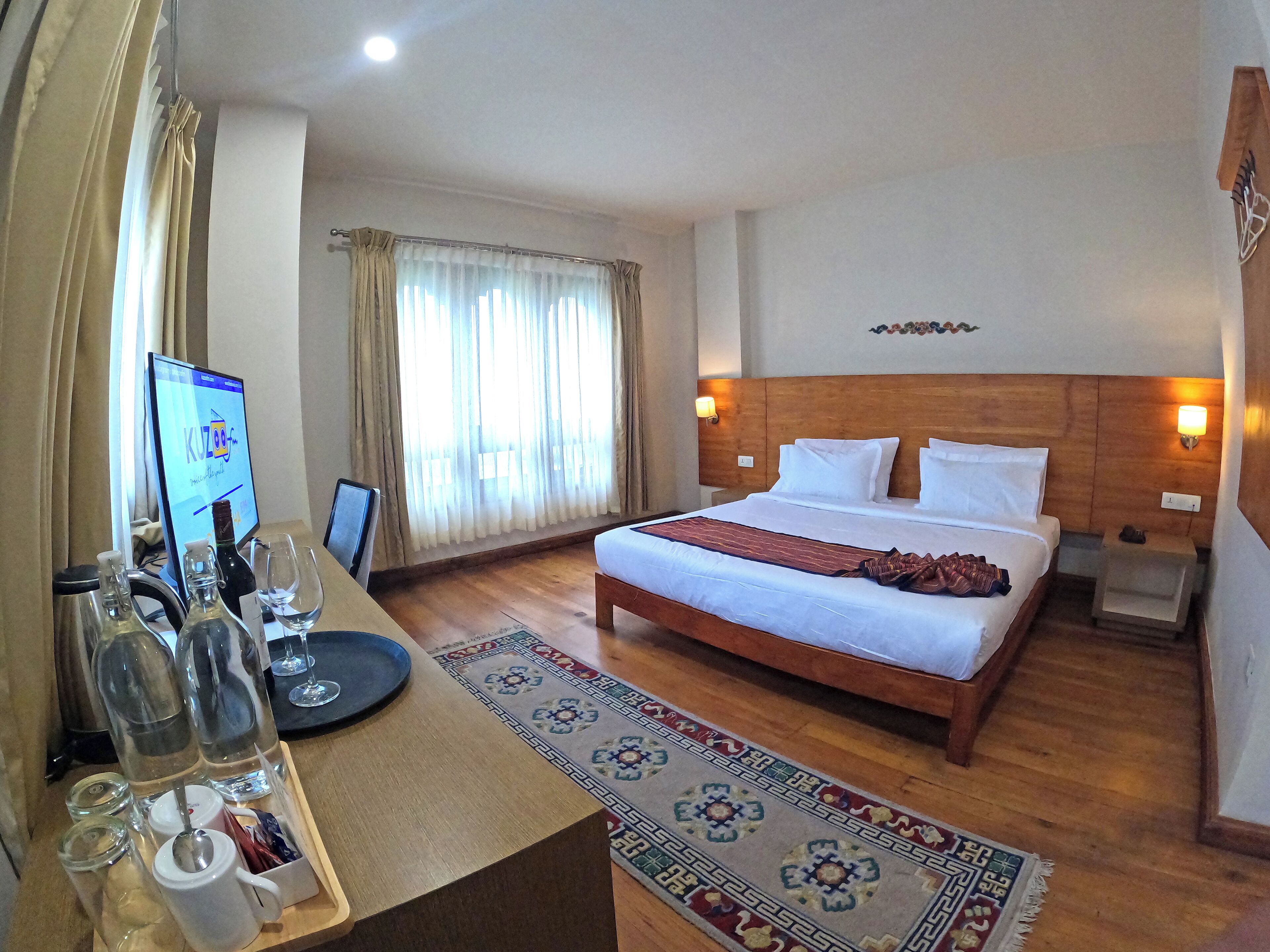 Quarto Duplo ou Twin Empresarial, acessível | Secretária, ferro/tábua de engomar, Wi-fi grátis 