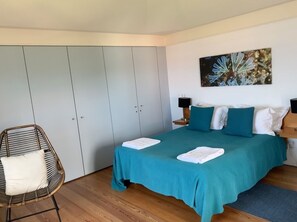 Casa, 2 quartos (Casa do Mar) | 2 quartos, roupa de alta qualidade, secretária 