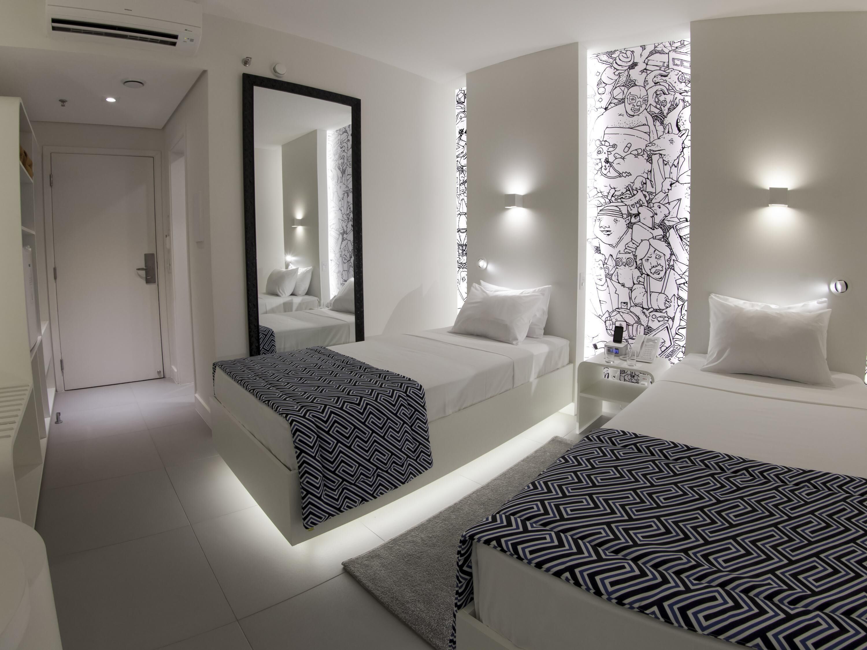 Apartamento standard, 2 camas de solteiro | Frigobar, escrivaninha, cortinas blackout, quartos à prova de som