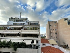 Quarto casal, banheiro privativo | Terraço/pátio