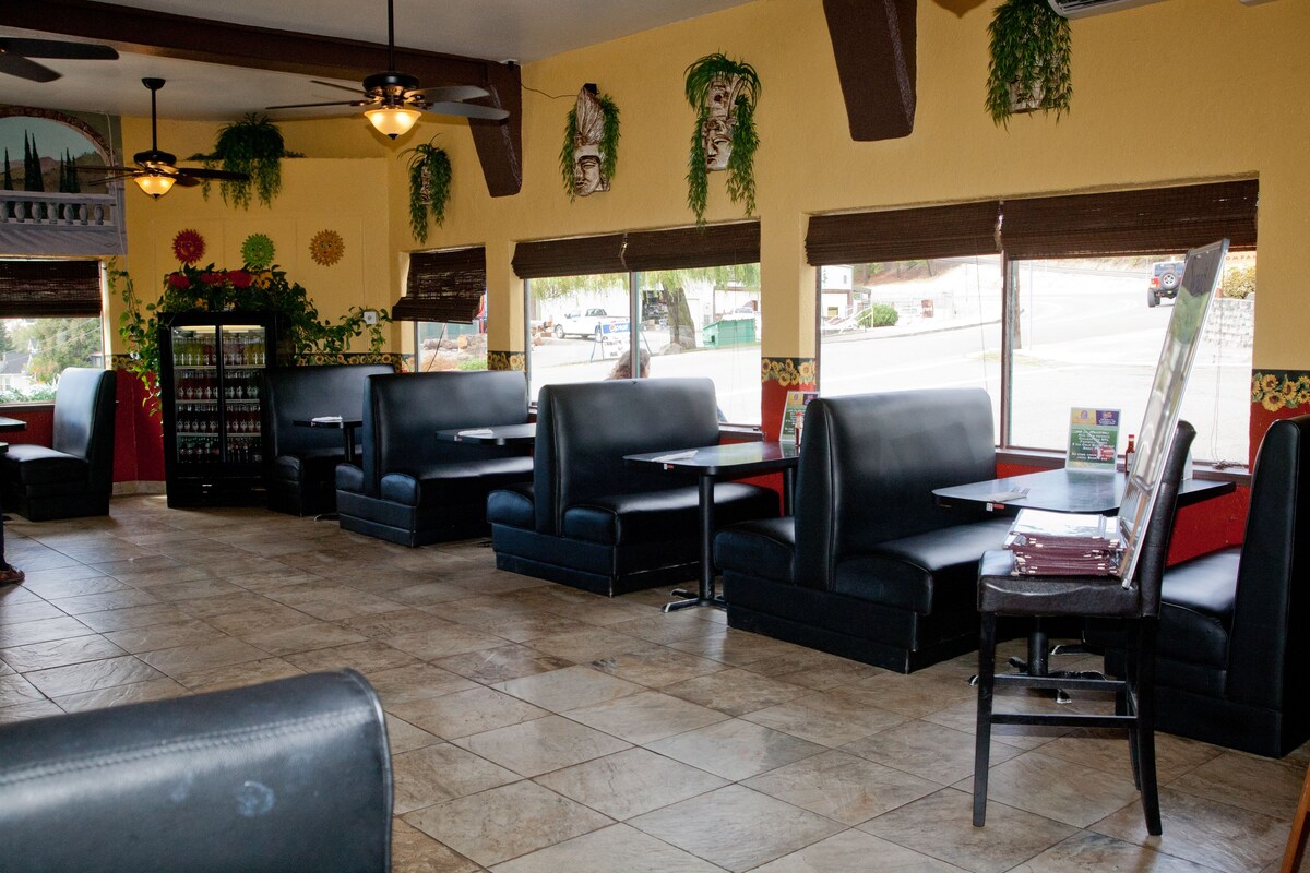 The Green Tree Hotel Reviews, Deals & Photos 2026 - Expedia