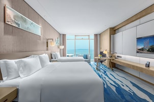 Quarto Clássico, várias camas, vista para o mar