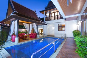 Villa, 4 quartos, piscina privativa | Cofre no quarto, cortinas/cortinados opacos, ferro/tábua de engomar 
