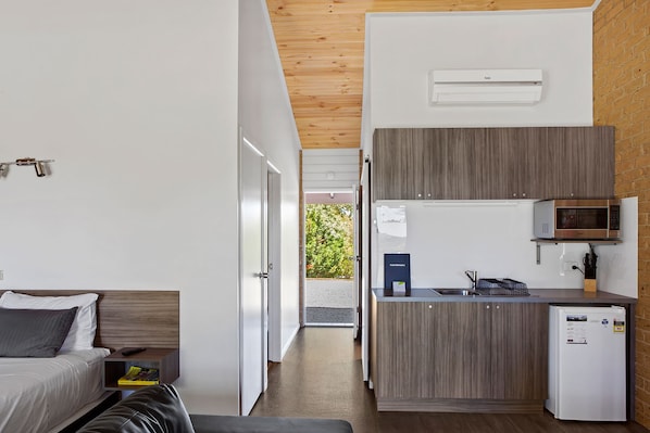 Apartamento Familiar, 1 quarto, vista para a montanha | Sala de estar | Televisor 
