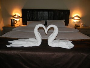 Suite | 1 quarto, cofre no quarto, secretária, quartos insonorizados 