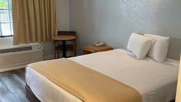 Escrivaninha, Wi-Fi (sobretaxa), roupa de cama