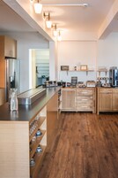 Café da manhã com buffet todos os dias (EUR 15 por pessoa) 