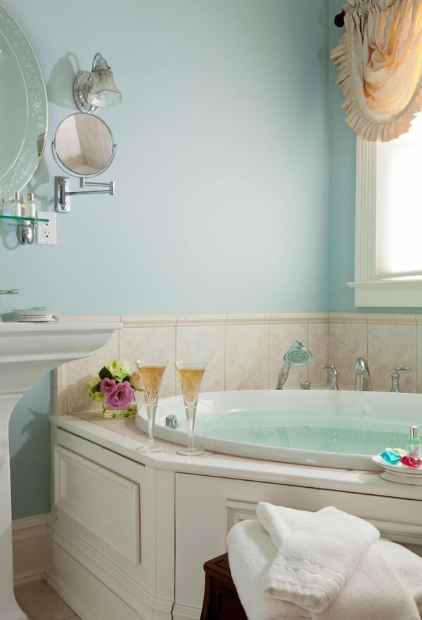 The Tower Cottage - Manasquan, NJ