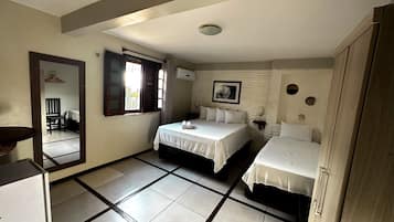 Quarto Duplo | Minibar, secretária, camas desdobráveis, Wi-fi grátis