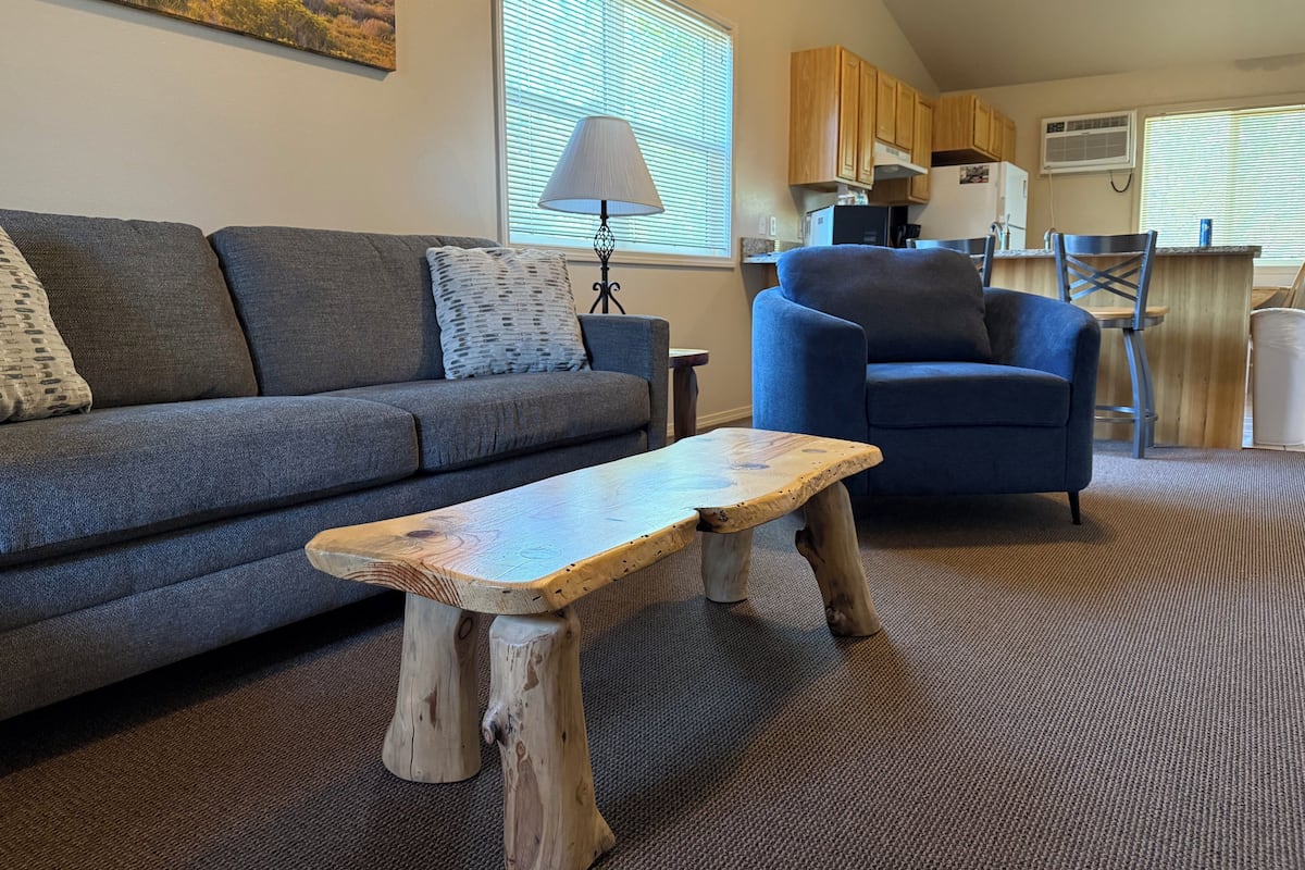 Com decoração personalizada, com mobília individualizada