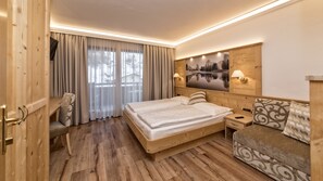 Suite Júnior, 2 quartos (Superior) | Cofre no quarto, secretária, ferro/tábua de engomar, Wi-fi grátis