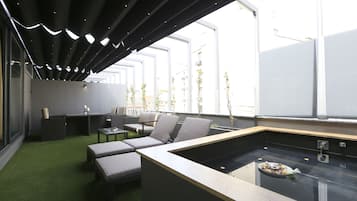 Loft (with External Bath) | Terraço/pátio interior