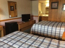 Quarto Standard, não fumadores | Secretária, camas desdobráveis, Wi-fi grátis, roupa de cama fornecida 