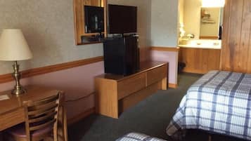 Quarto Standard, não fumadores | Secretária, camas desdobráveis, Wi-fi grátis, roupa de cama fornecida
