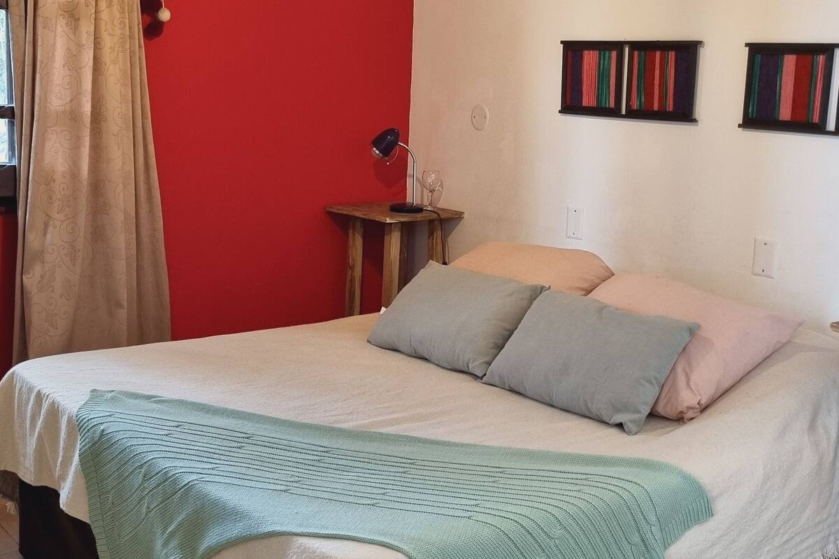 Quarto casal | 1 quarto, cortinas blackout, Wi-Fi de cortesia, roupa de cama