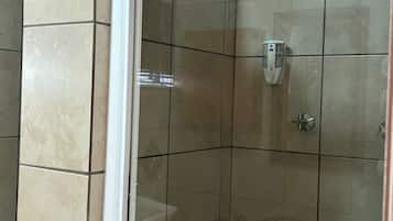 Room 5 | Casa de banho | Uma banheira, toalhas fornecidas