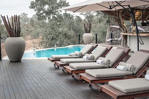 2 piscinas externas