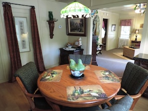 Casa de Campo, 1 quarto (Stained Glass Cottage) | Refeições no quarto