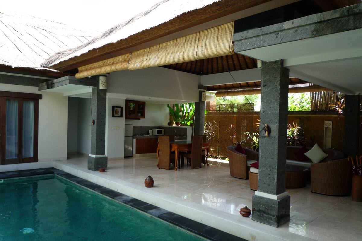 Villa, 2 quartos, piscina privativa | Piscina exterior | Piscina exterior, guarda-sóis, espreguiçadeiras 