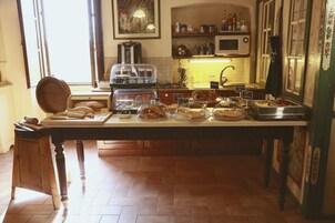 Buffet de pequeno-almoço